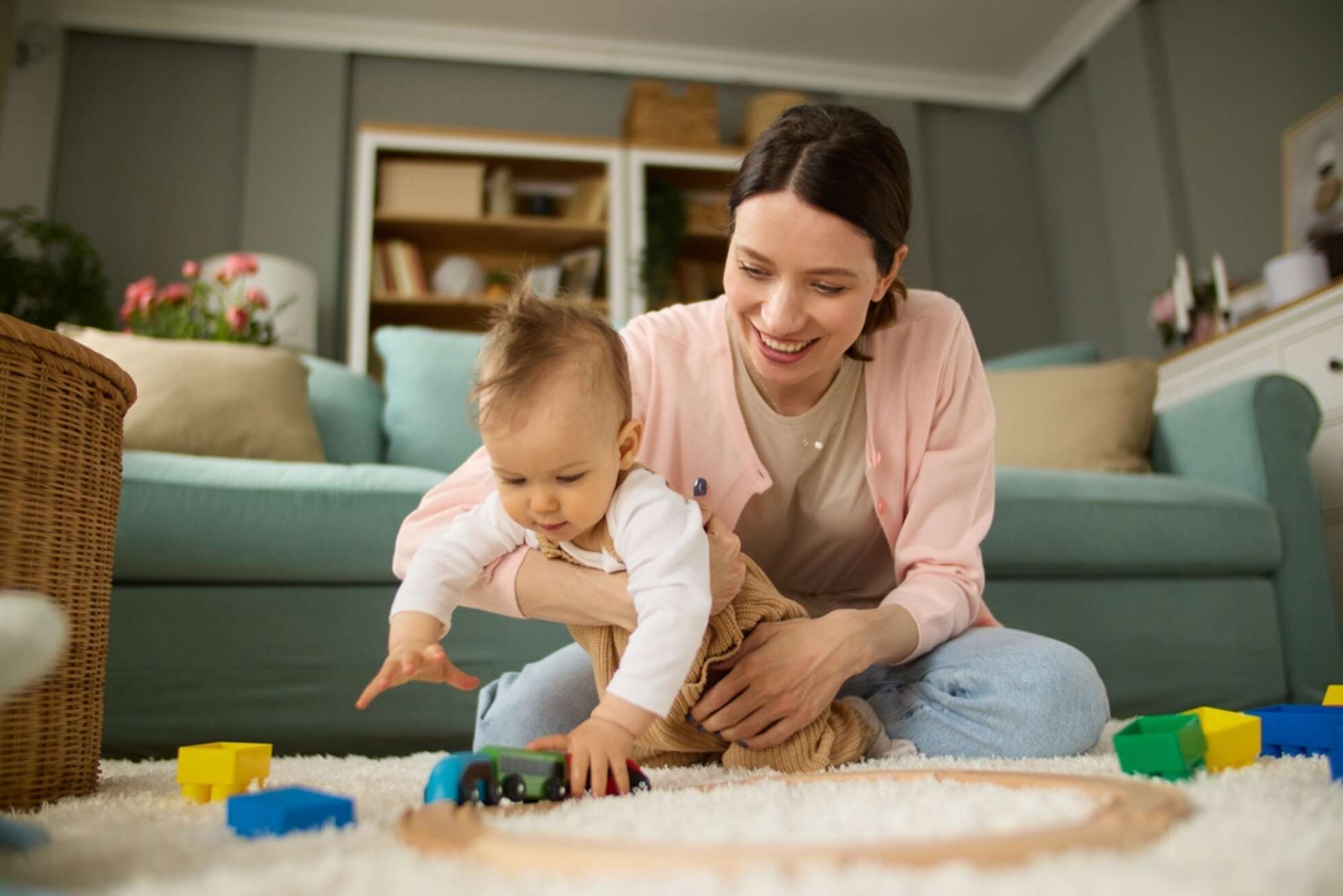 Guide to maternity leave in Europe | APRIL International